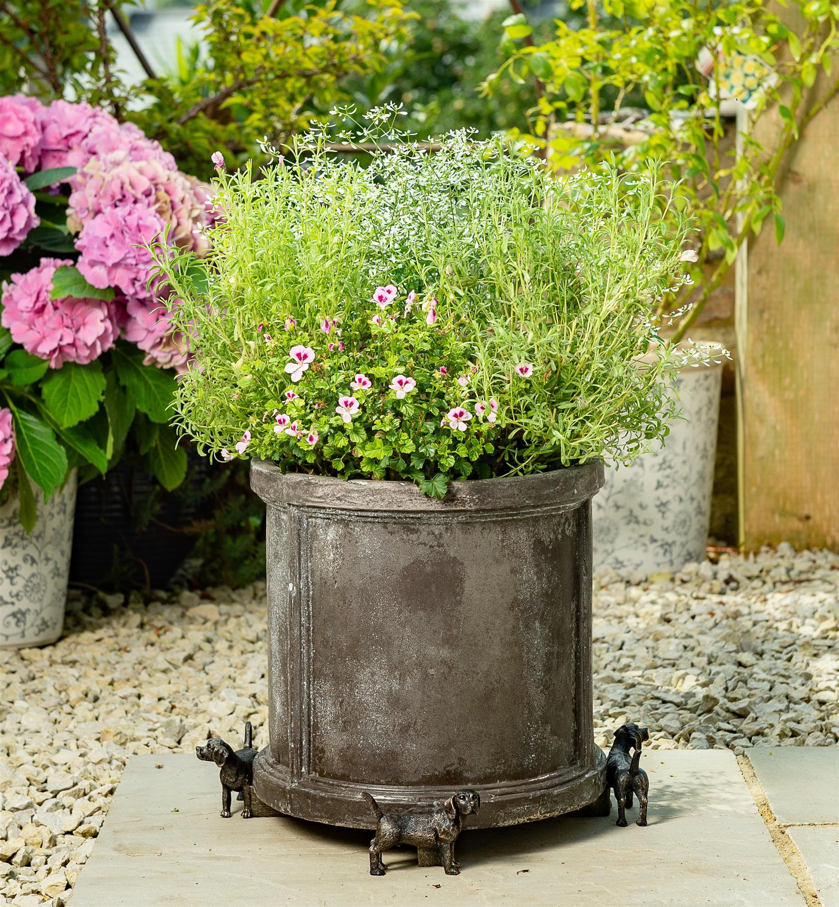 Beagle Plant Pot Feet – Set of 3 – Jardinopia Ltd