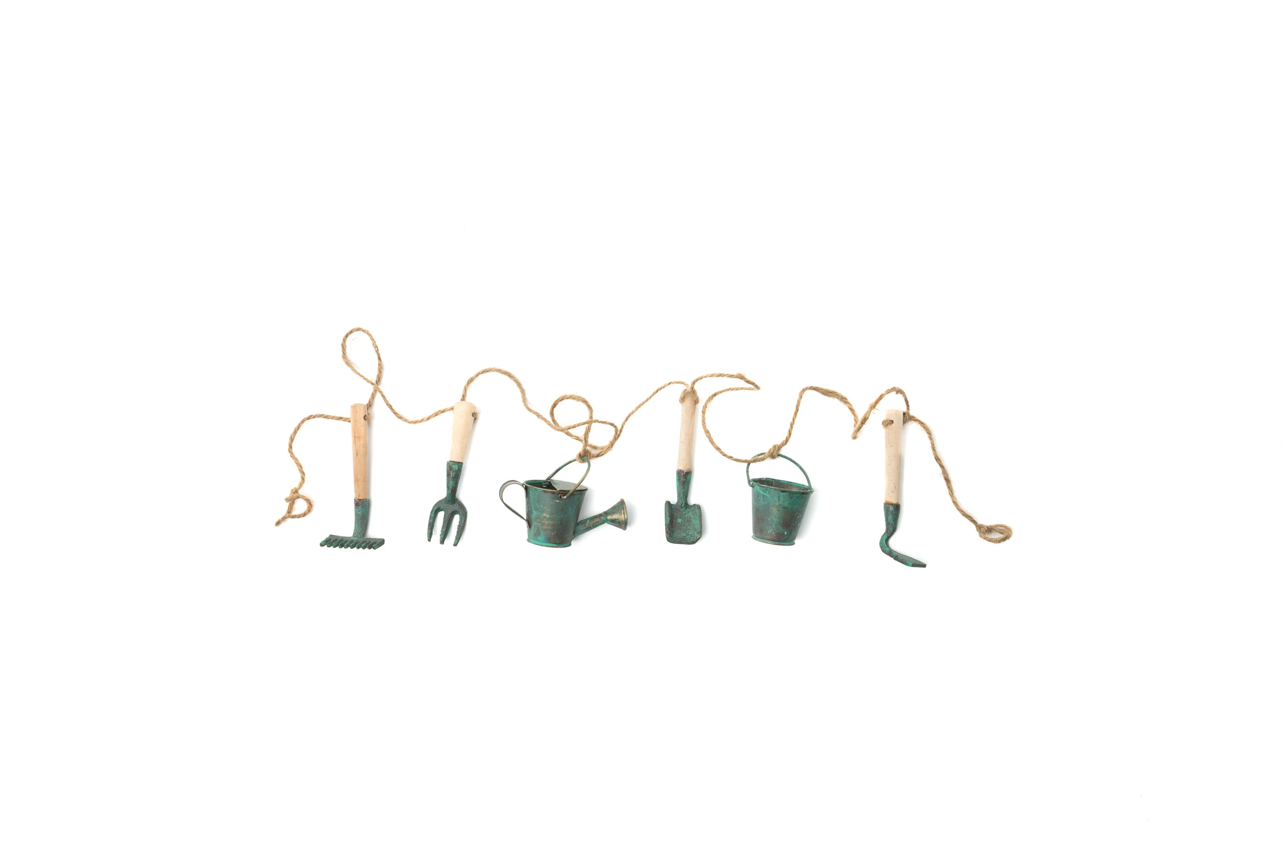 Decorative Handmade Garden Tool Garland – Verdi Gris – Jardinopia Ltd