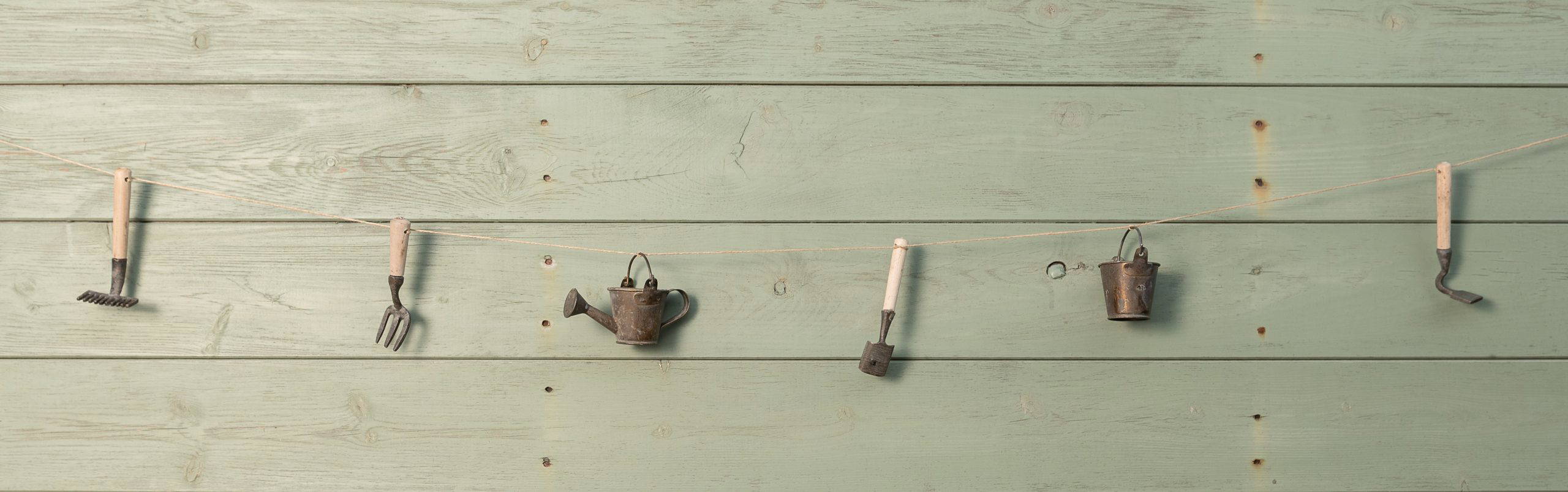 Decorative Handmade Garden Tool Garland – Jardinopia Ltd