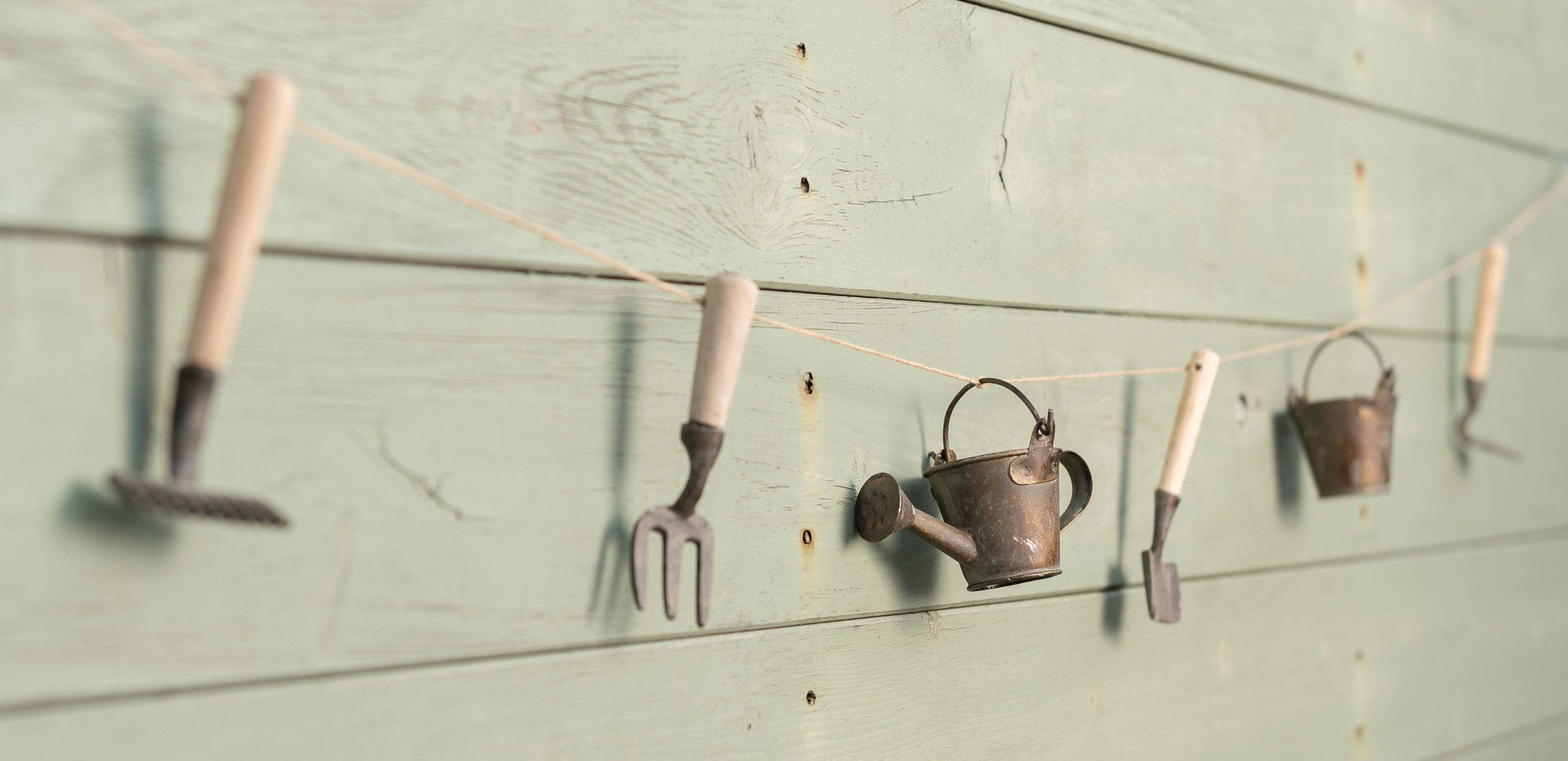 Decorative Handmade Garden Tool Garland – Jardinopia Ltd