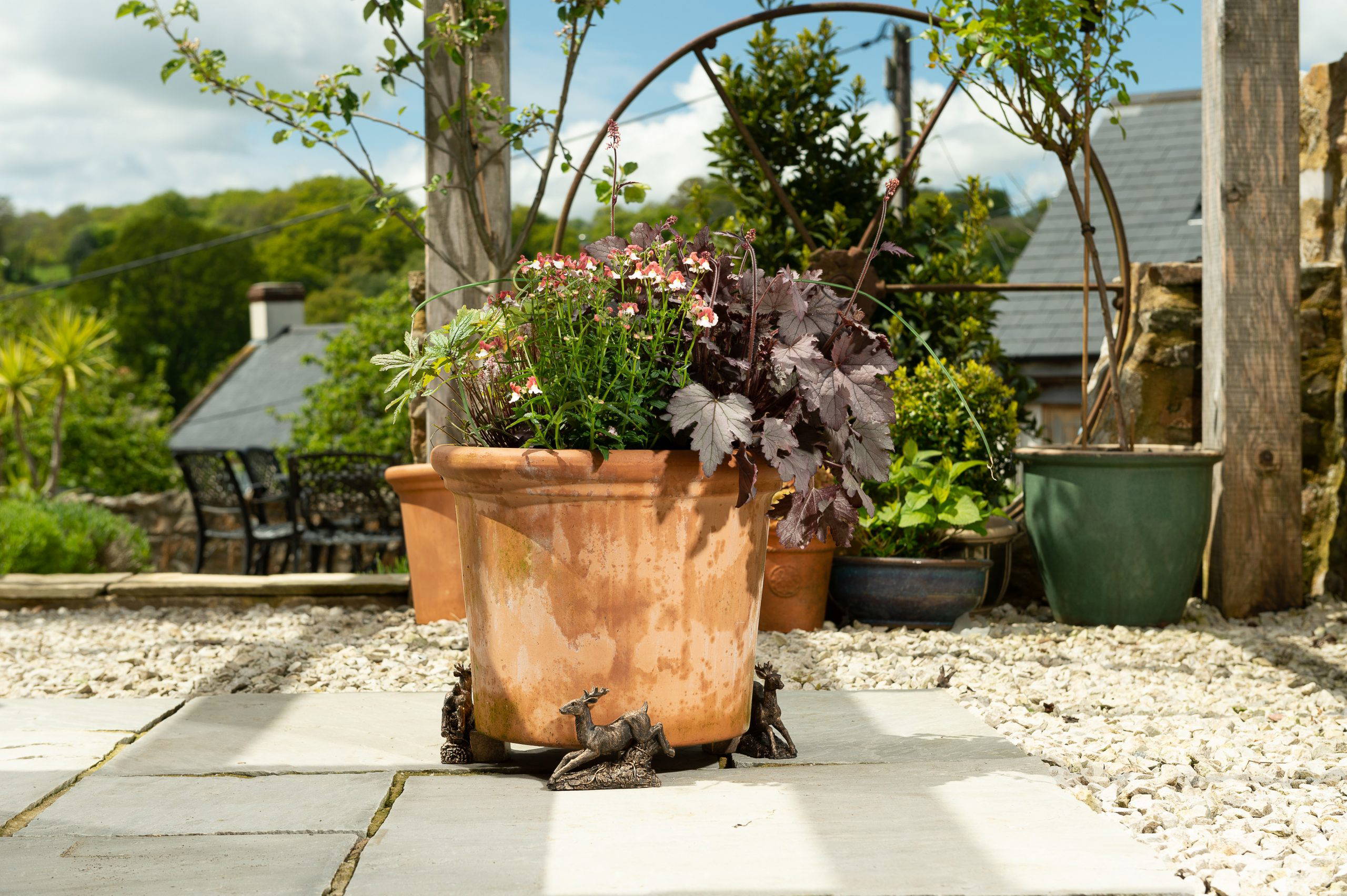 Leaping Stag Plant Pot Feet – Set of 3 – Jardinopia Ltd