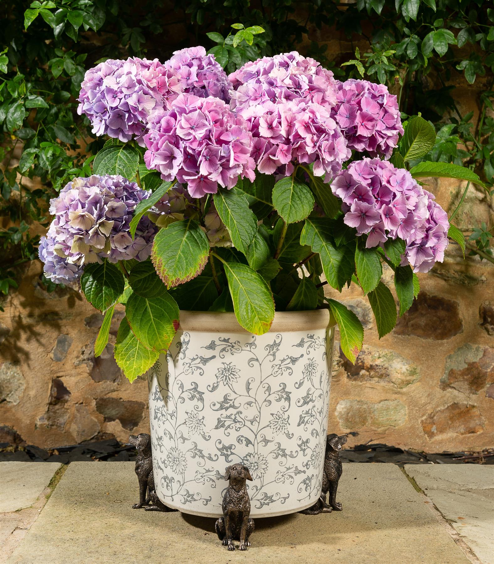 Sitting Labrador Plant Pot Feet – Set of 3 – Jardinopia Ltd