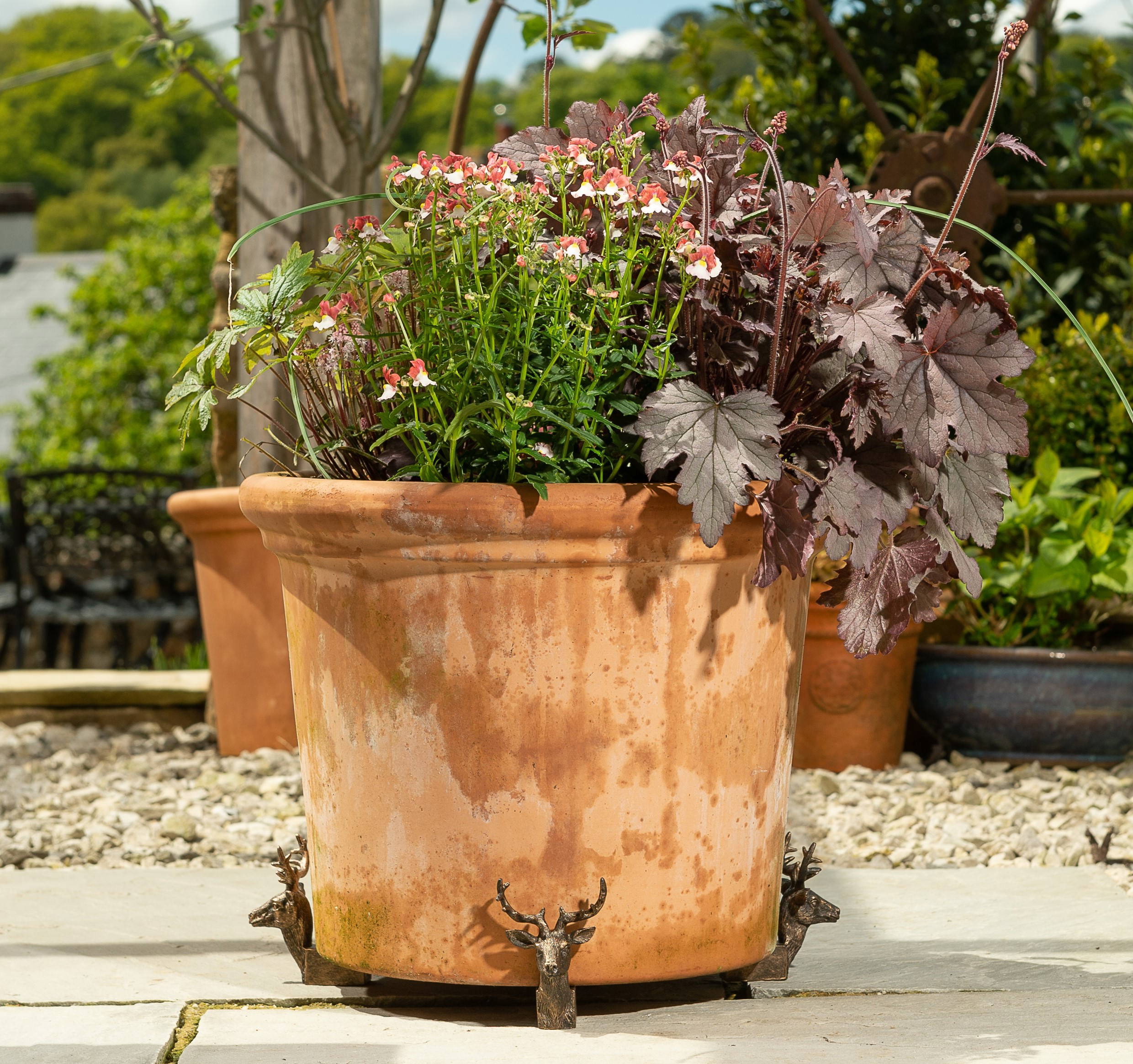 Stag Plant Pot Feet – Set of 3 – Jardinopia Ltd